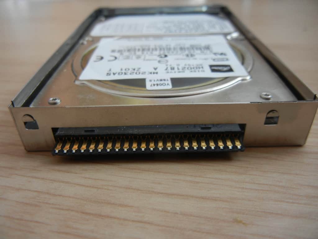 Dell Inspiron 8000 - Clous